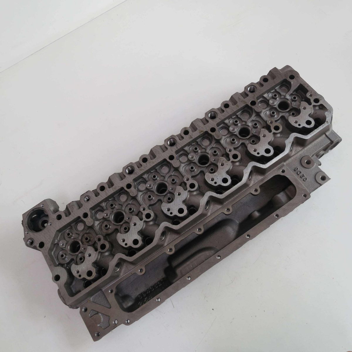 ISB5.9 ISBE Complete Cylinder Head with Valves 2831274 for Cummins ...