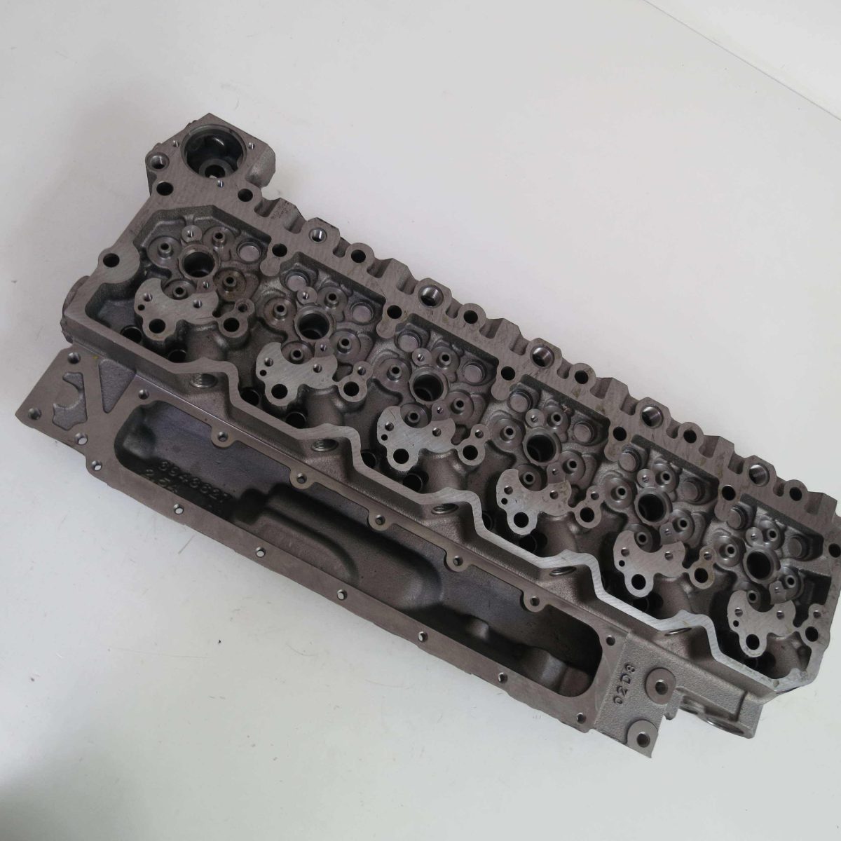 ISB5.9 ISBE Complete Cylinder Head with Valves 2831274 for Cummins ...