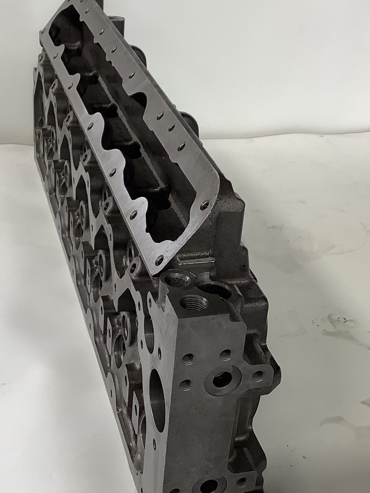 Cylinder Head 384-5313 425-3316 450-9263 T412023 T418502 T417983 ...