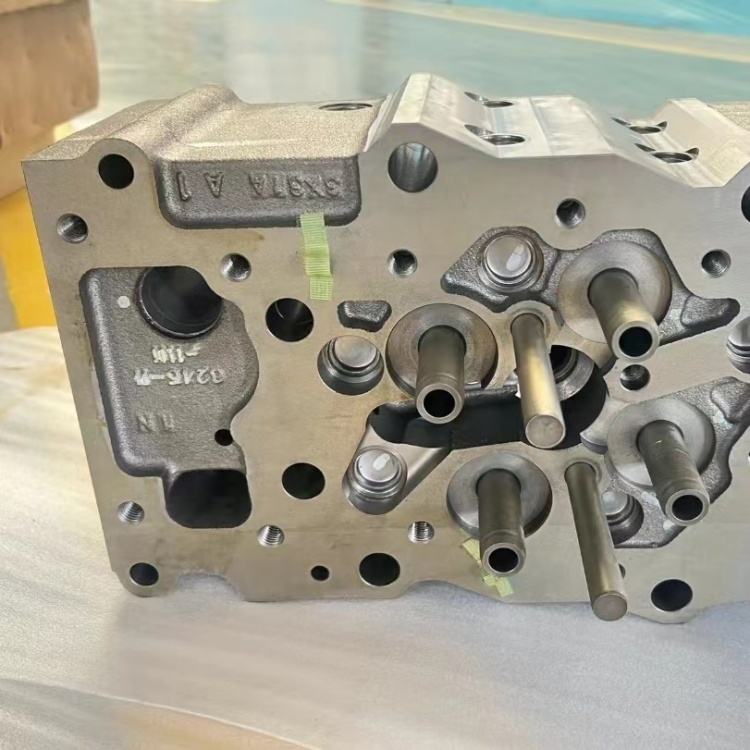 Engine SAA6D170E-5 SAA6D170E-7 Cylinder Head 6245-11-1100 for Komatsu ...